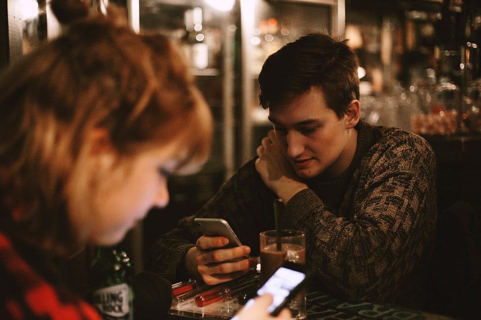 How to Talk to Girls on Tinder: (A Woman's Guide) — DatingXP.co